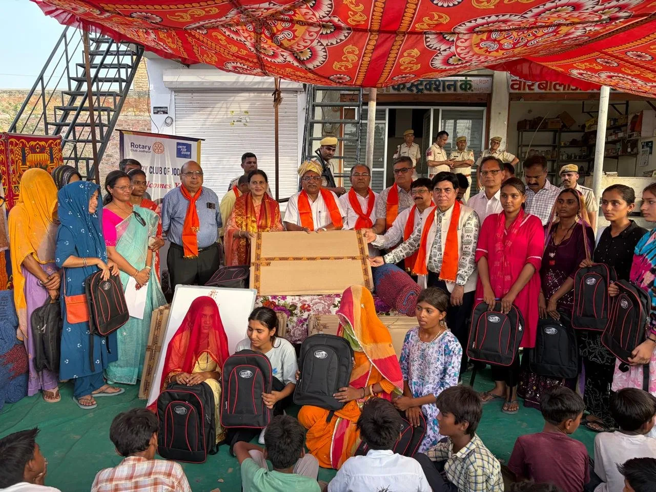 जोधपुर: VHP ने विस्थापित परिवारों को दी स्वरोजगार की सौगात, बच्चों के ...